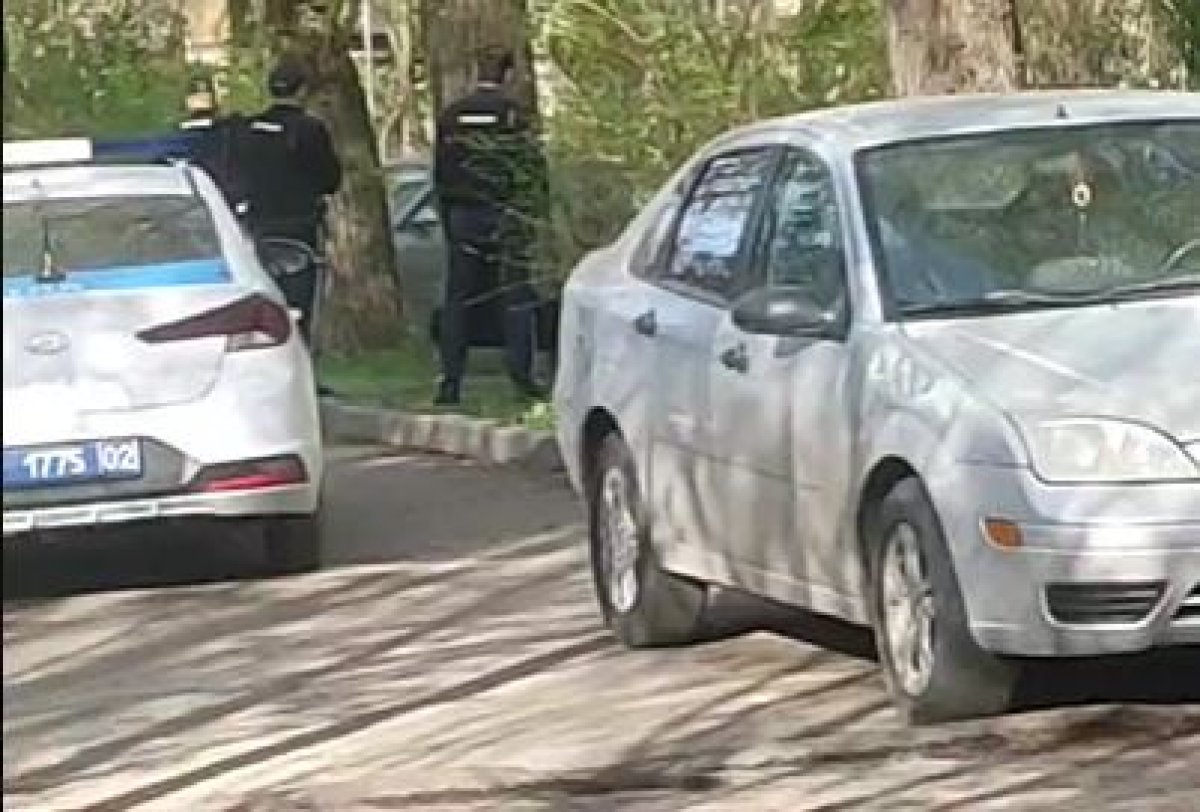 Мужчина устроил стрельбу из окна своей квартиры в Алматы Телеканал